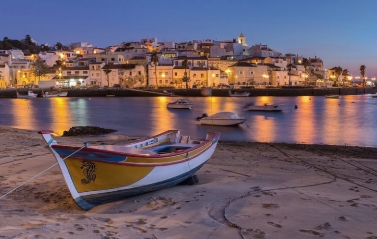 O que fazer em Ferragudo: roteiro turístico, locais a visitar, onde dormir