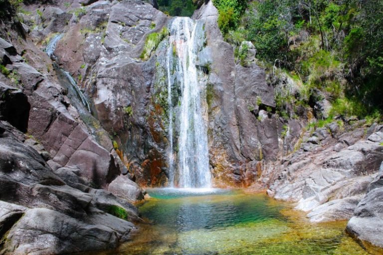 Visitar a Ermida: roteiro com o que ver e fazer - Cascatas, lagoas, trilhos
